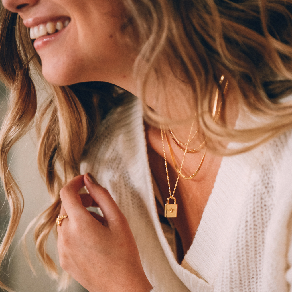 Bee Padlock Necklace on Rope Chain – Ivy Rose London