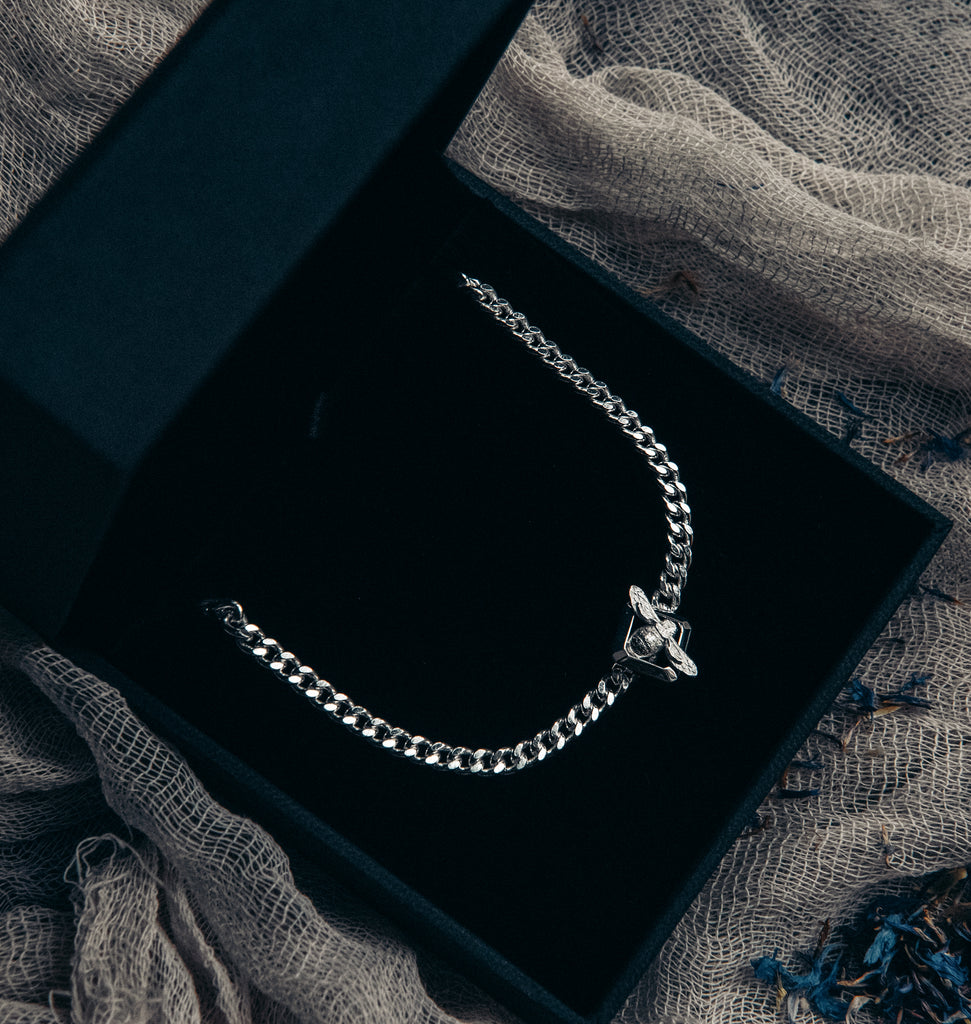 Bee Fastener Chain Necklace Silver – Ivy Rose London